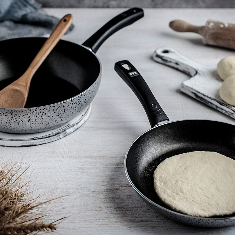 Metalac tiganj MAGMA 28cm